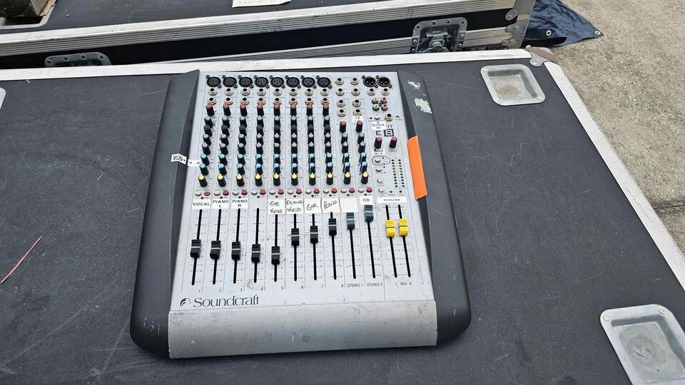 SOUNDCRAFT SPIRIT E8 8-CHANNEL MIXER GREAT SOUND MUSIC STUDIO RECORDING ...
