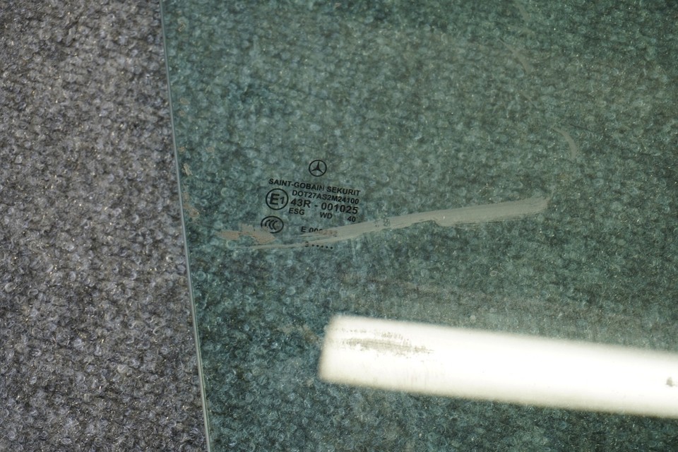 MERCEDES R171 SLK350 SLK280 FRONT RIGHT DOOR WINDOW GLASS ASSEMBLY OEM ...