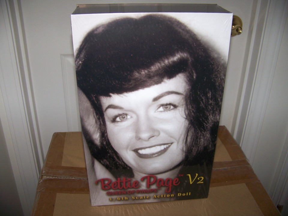 DYNAMITE SUPER RARE BETTIE PAGE QUEEN OF PINUPS 1/6 SCALE ACTION DOLL ...