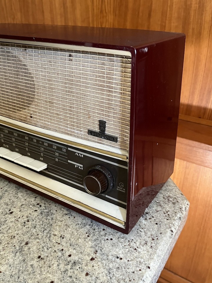 Vintage Grundig Germany Radio Model 100 U AM FM Mid Century German ...