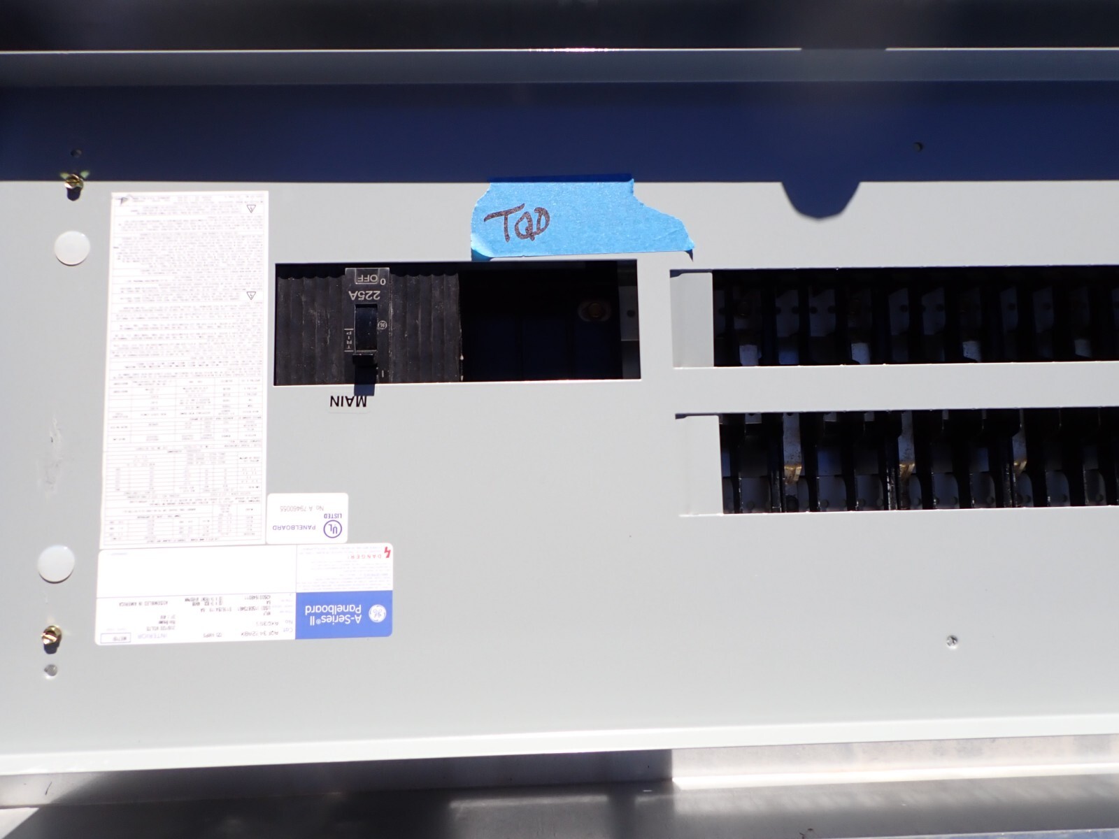 New GE AQF3422ABX 225 amp Main Breaker 3 Phase Panel 42Cir 49" Indoor ...