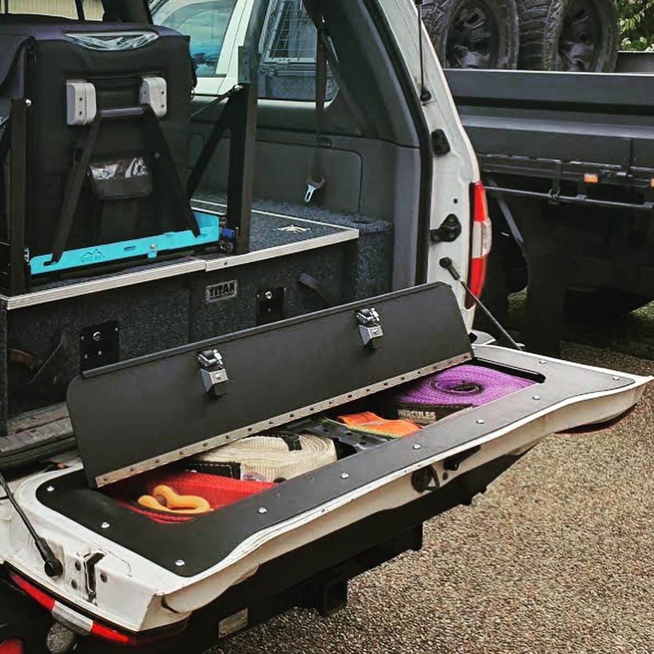 Tailgate Storage to suit 100/105 Series Toyota Landcruiser - Powder ...