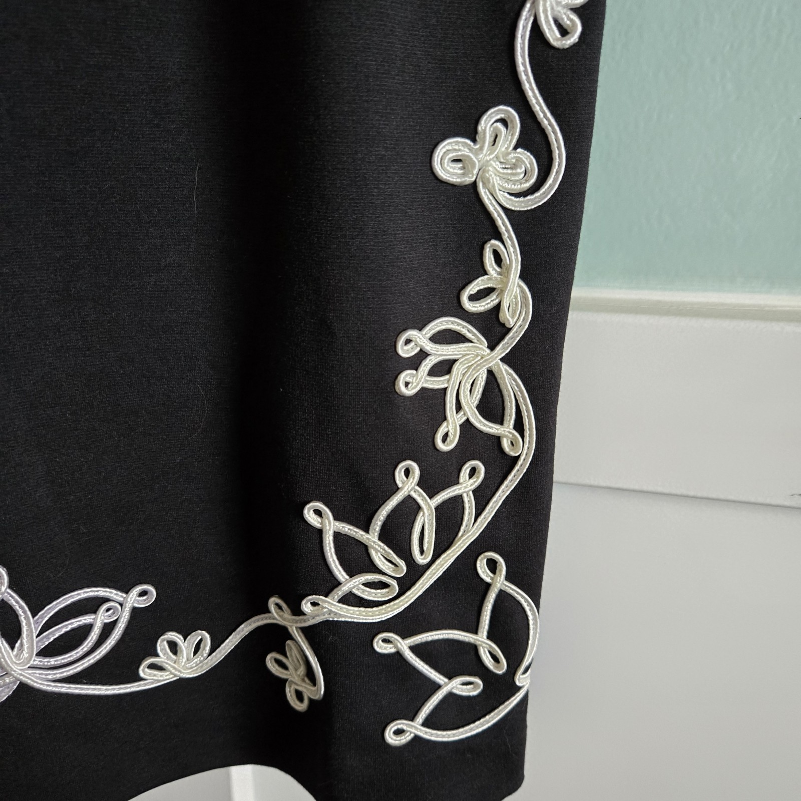 Hal Rubenstein/Disney Cinderella Embroidered Knee L Skirt Limited ...