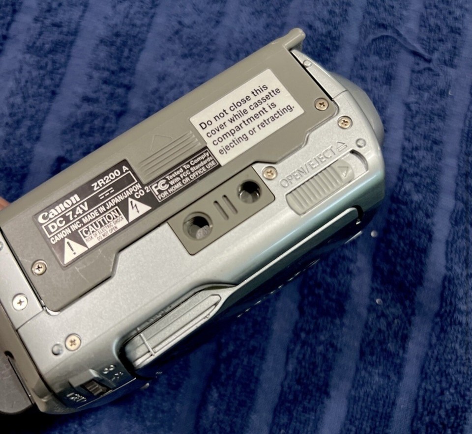 Vintage Canon ZR200 DC 7.4V Digital Camcorder Video Camera | eBay