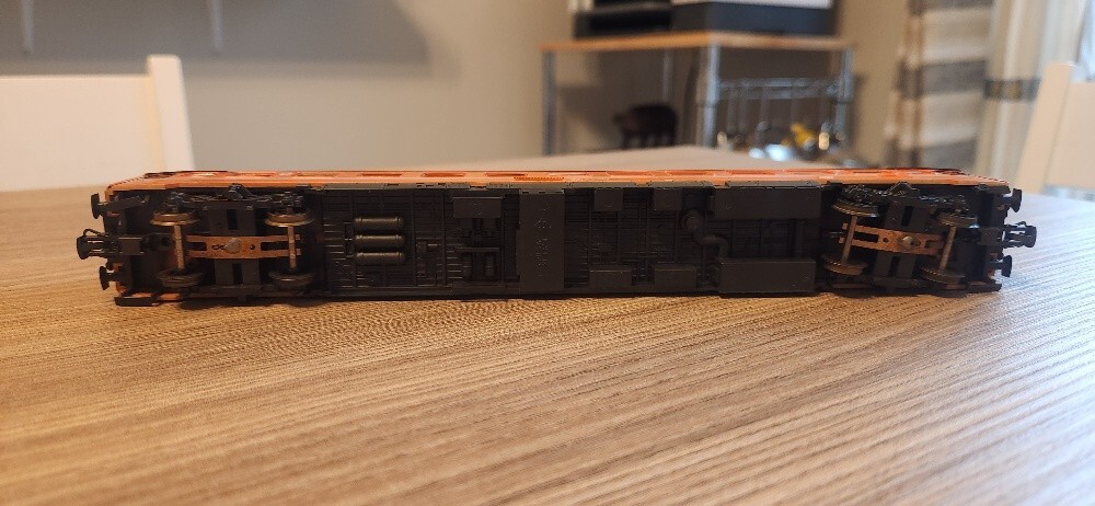 ROCO 4237A, OBB Austria, cl 2 pass. coach, HO DC, w interior lights ...