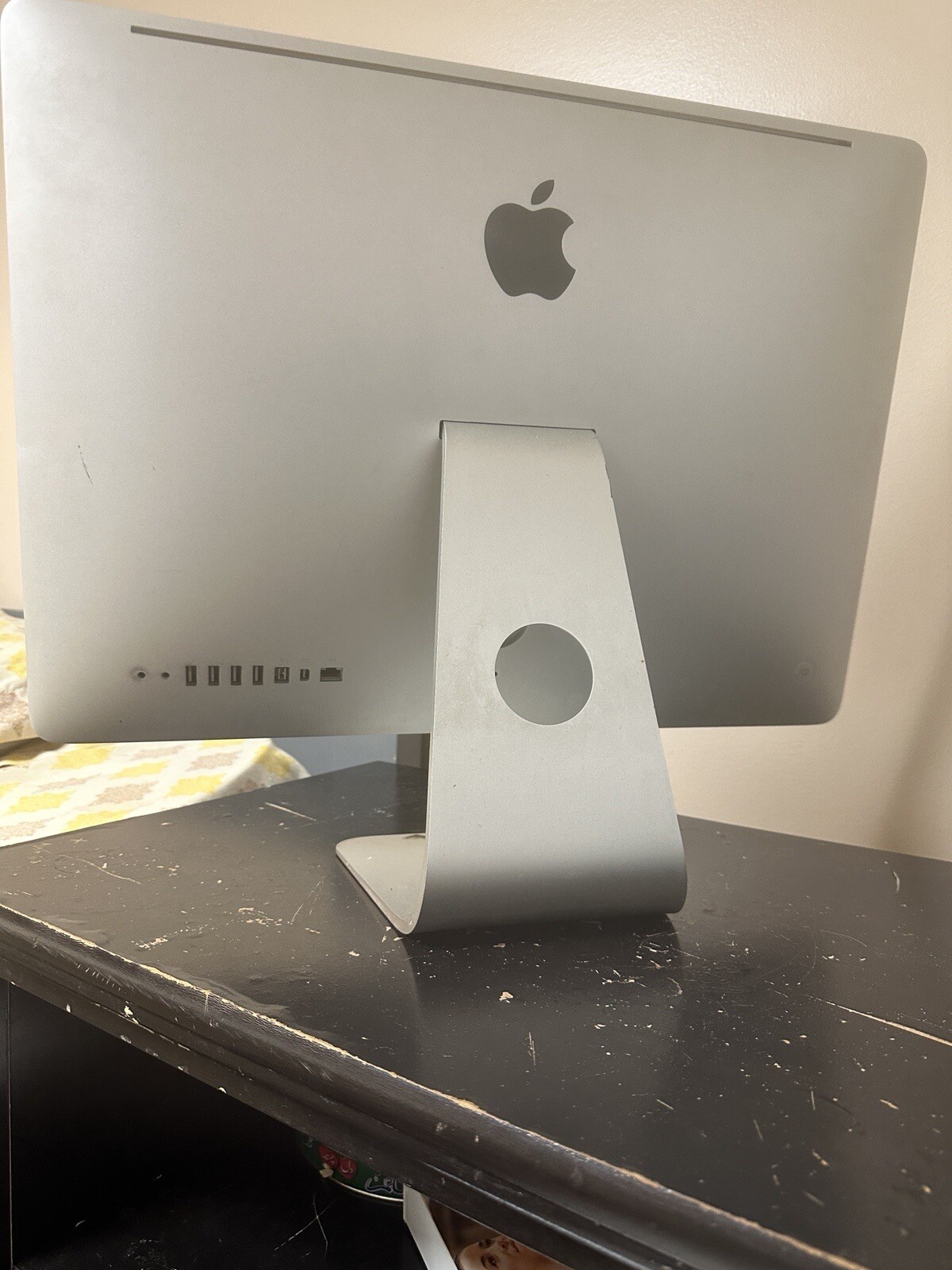 Apple iMac (1TB HDD, Intel Core i5 7th Gen., 2.30 GHz, 8GB) White ...