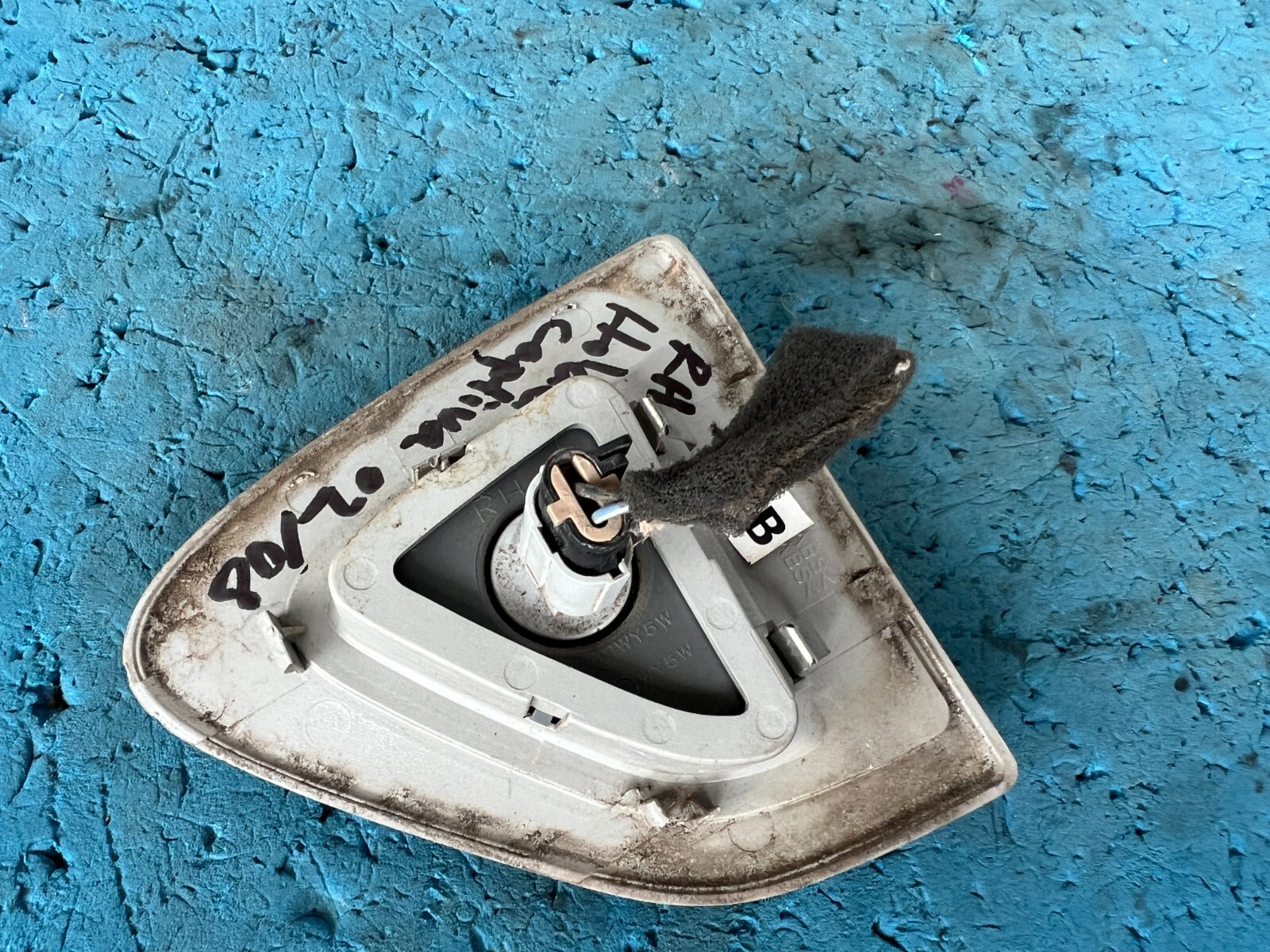 2008 HOLDEN CAPTIVA CG, RIGHT FRONT GUARD/ FENDER/TURN SIGNAL LIGHT ...