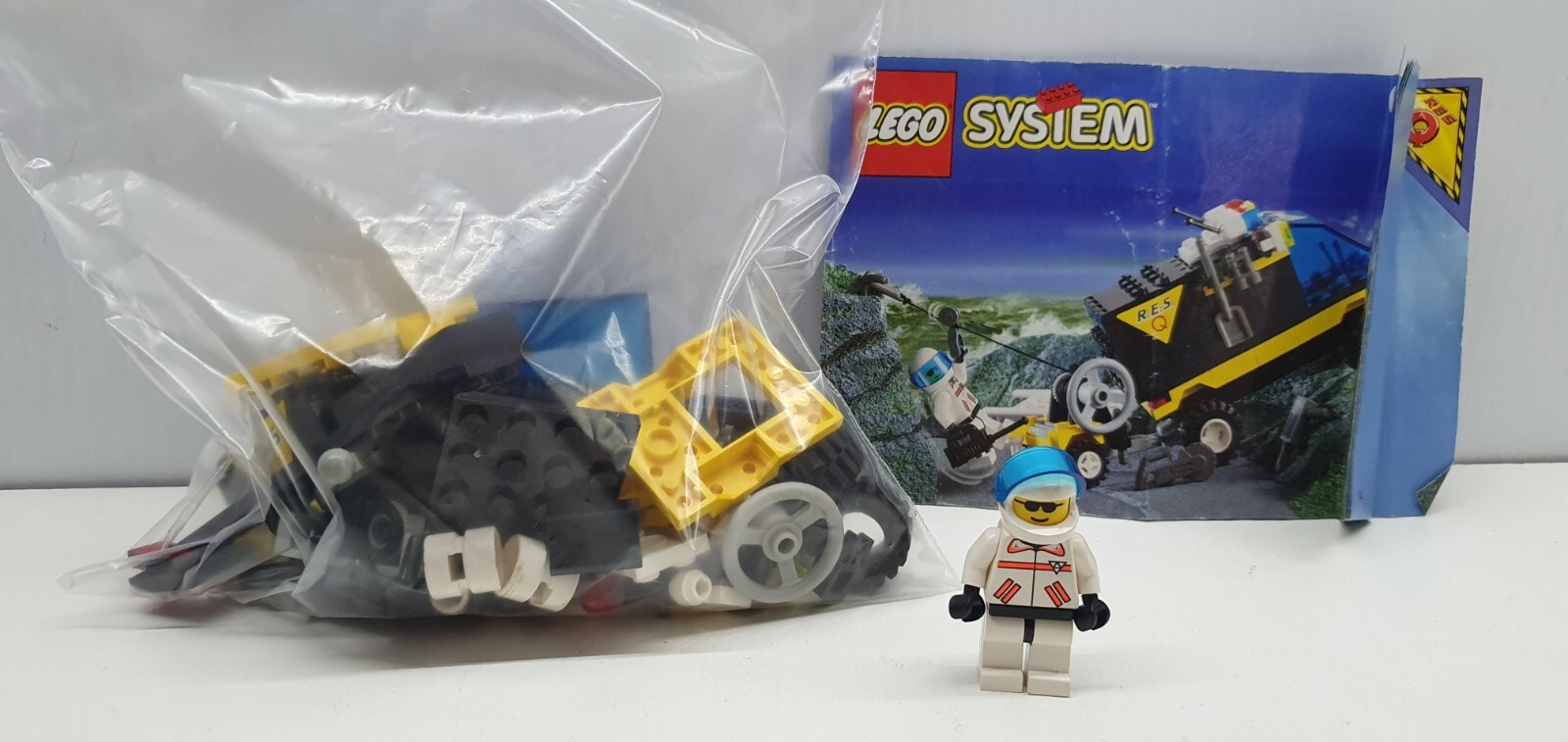 Lego System 6445 Emergency Evacuation Evac Res-Q Minifigure 1998 Manual ...