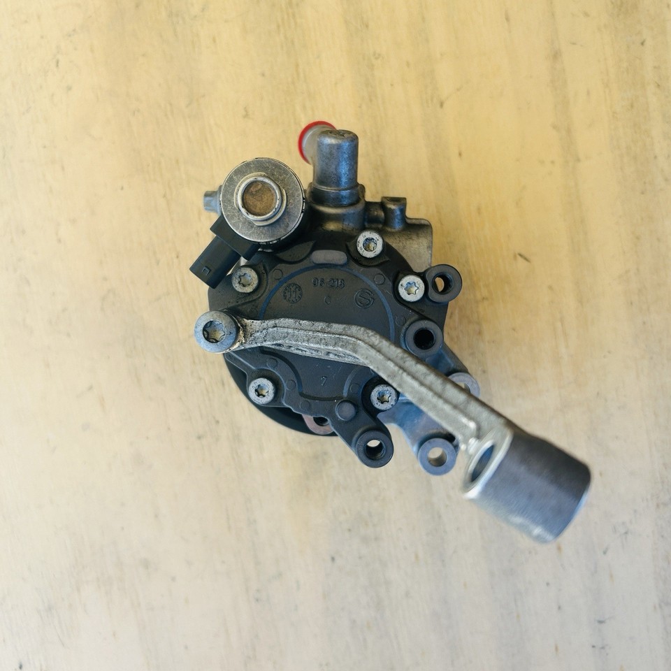 Genuine Mercedes OEM W204 C63 M156 power steering pump A0064668801 | eBay