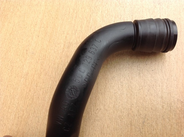 Volkswagen Golf Mk7 Air Filter Water Drainage Hose 5Q0129637C for sale ...
