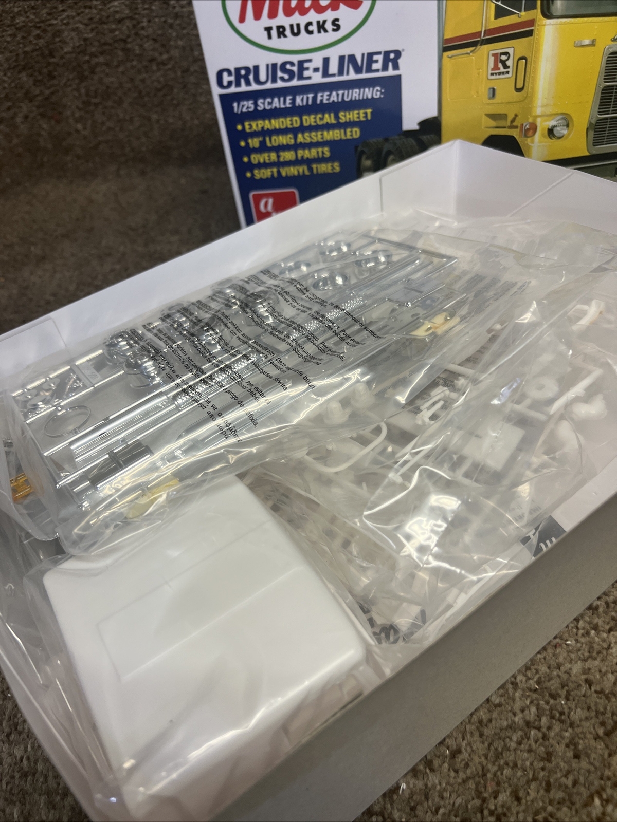 Retro Deluxe AMT Mack Cruise-Liner Cabover Truck 1/25 Model Kit #1062 ...