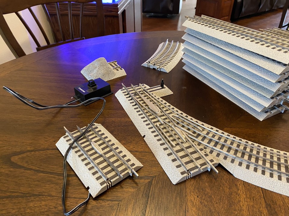 lionel O gauge fastrack lot Over 20 Pieces Including Switch And ...