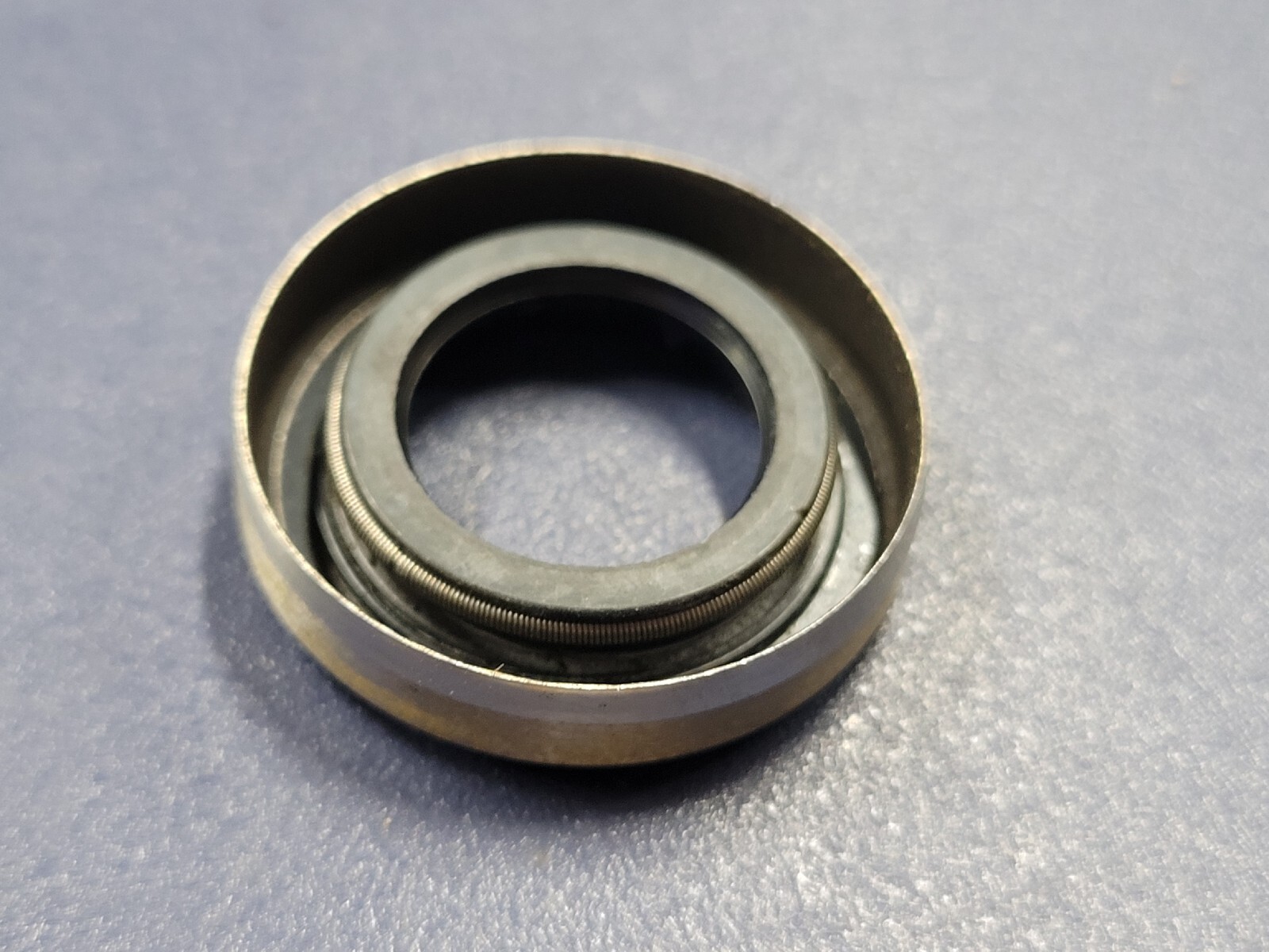 NEW OEM OMC Johnson Evinrude Oil Retainer Seal NOS for sale online | eBay