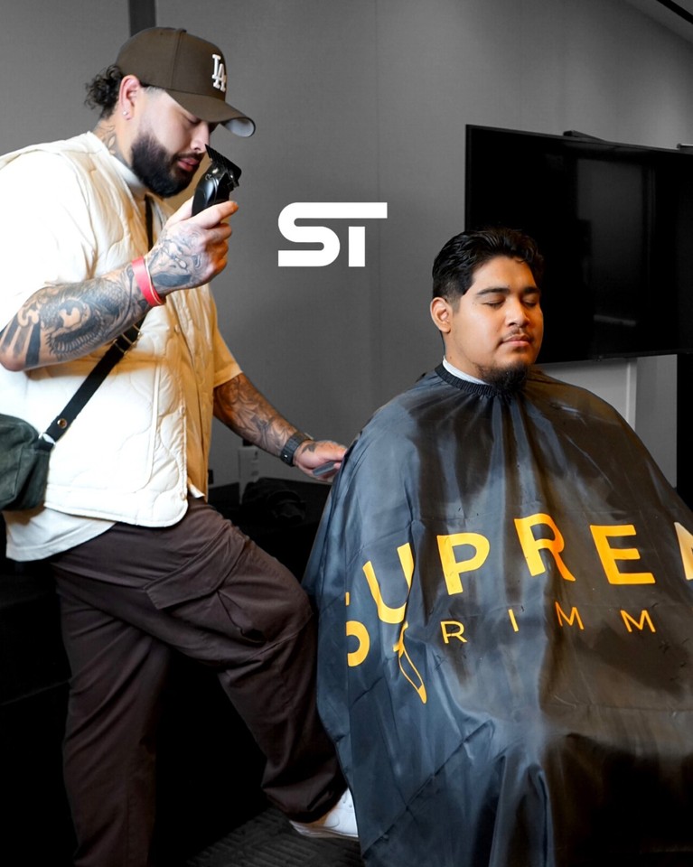 Supreme Trimmer Premium Barber Capes - Polyester, Waterproof, Hook ...