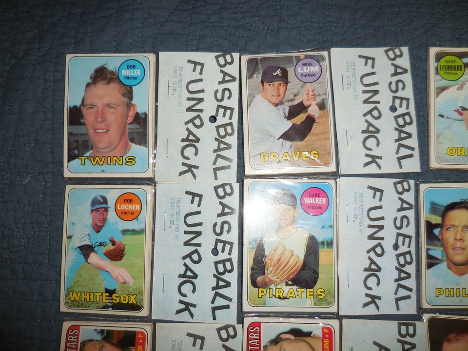 Box of 1969 Topps Baseball West Corp Cello Fun Pack 20 Packs 200 Cards ...