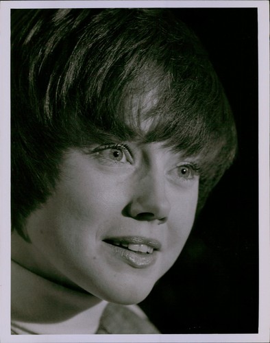 LG842 1974 Original Photo DEIRDRE LENIHAN Needles and Pins Beautiful ...