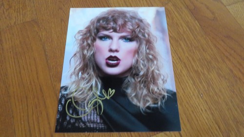 Taylor Swift 8.5x11 Autographed Hand Signed Photo | eBay