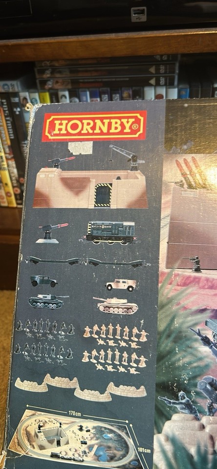 Hornby OO Gauge Battle Zone Set With Tanks And Hummers | eBay