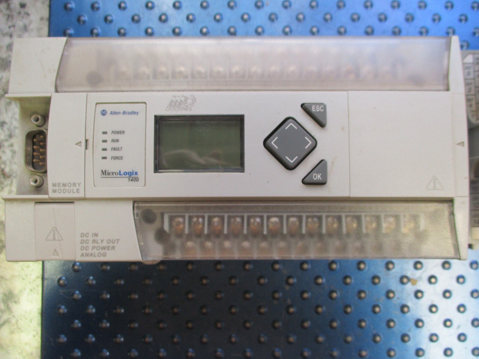 ALLEN BRADLEY MICROLOGIX 1400 SER A REV C W/ RELAY OUTPUT 1762-OW16 ...