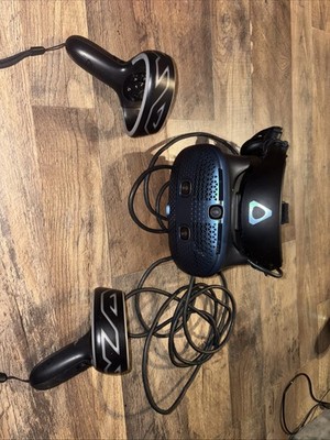 HTC Vive Cosmos Virtual Reality Headset With Controllers And Headset ...