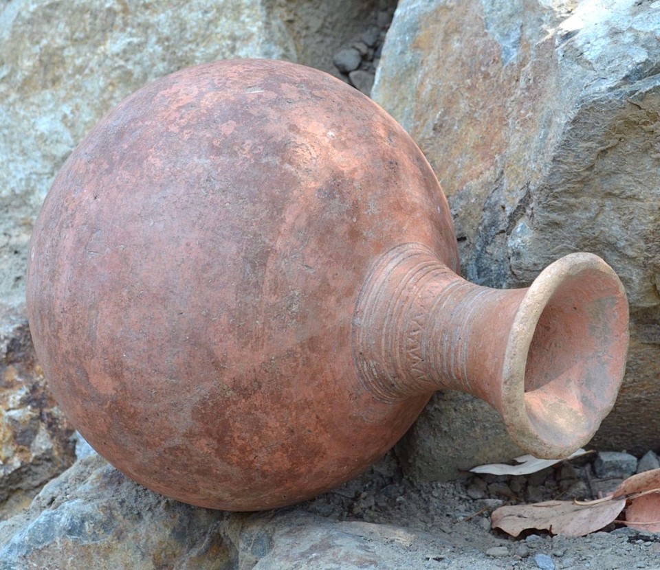 Ancient Djenne Terracotta Vessel Container Excavated Djenne-Djenno Mali ...