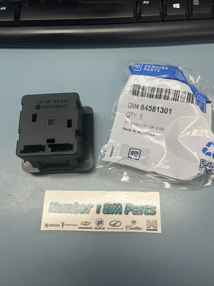 2019-2023 SILVERADO SIERRA 110 VOLT DASH OUTLET WITH DOOR NEW GM ...