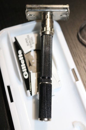 Vintage Gillette Safety Razor Black Silver Adjustable Long Handle in ...