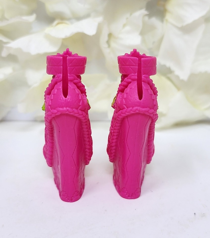 Mattel Monster High Exchange Program Mari Coxi Pink Doll Shoes | eBay