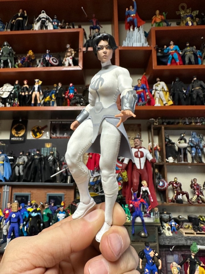 Mezco one 12 custom female viltrumite anissa suit only | eBay