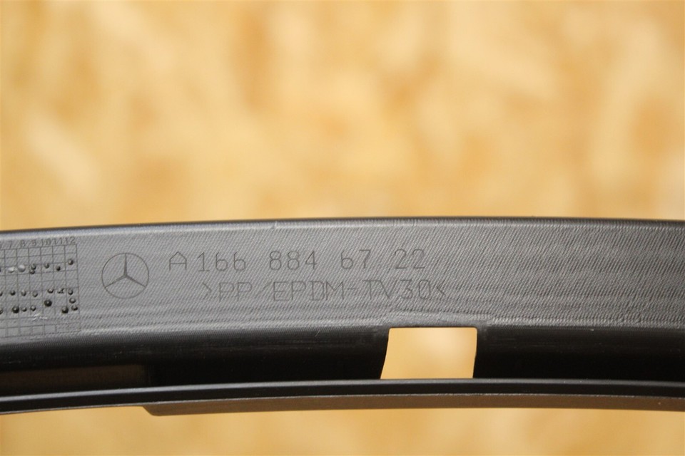 A1668846722_DIF2 Wheel Arch Trim New genuine Mercedes-Benz part (see ...