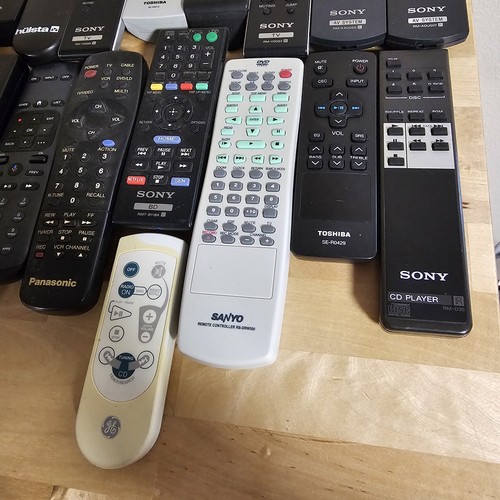 35x Mixed Remote Control Lot Samsung Sony Toshiba Magnavox Xbox ...