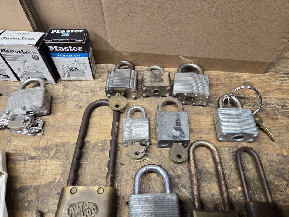 Lot of 44 Padlocks, Master Locks plus others | eBay