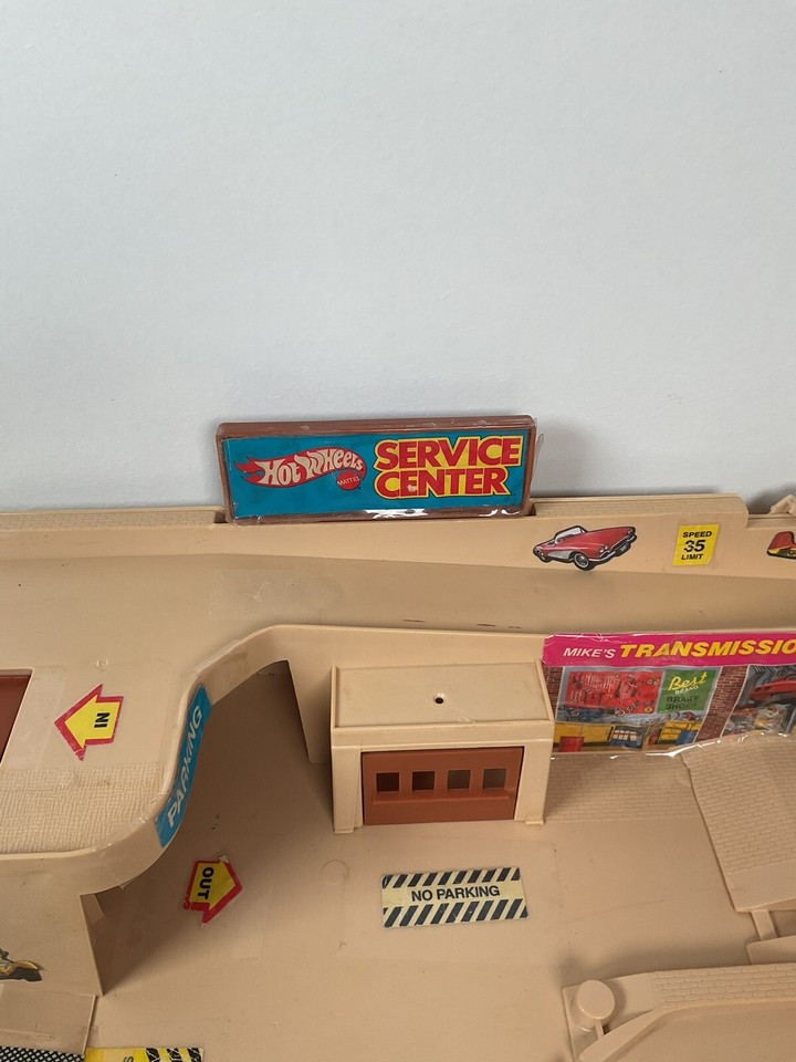 Vintage Hot Wheels Cars Sto N Go Lot Service Center City And Freight ...