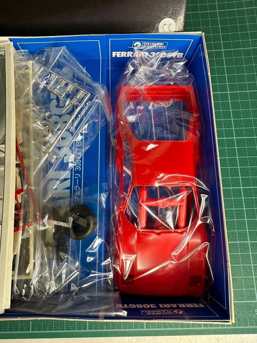 GUNZE SANGYO Plastic Model Ferrari 308GTB 1/24 Showa Retro GUNZE SANGYO Plastic Model Ferrari 308GTB 1/24 Showa Retro