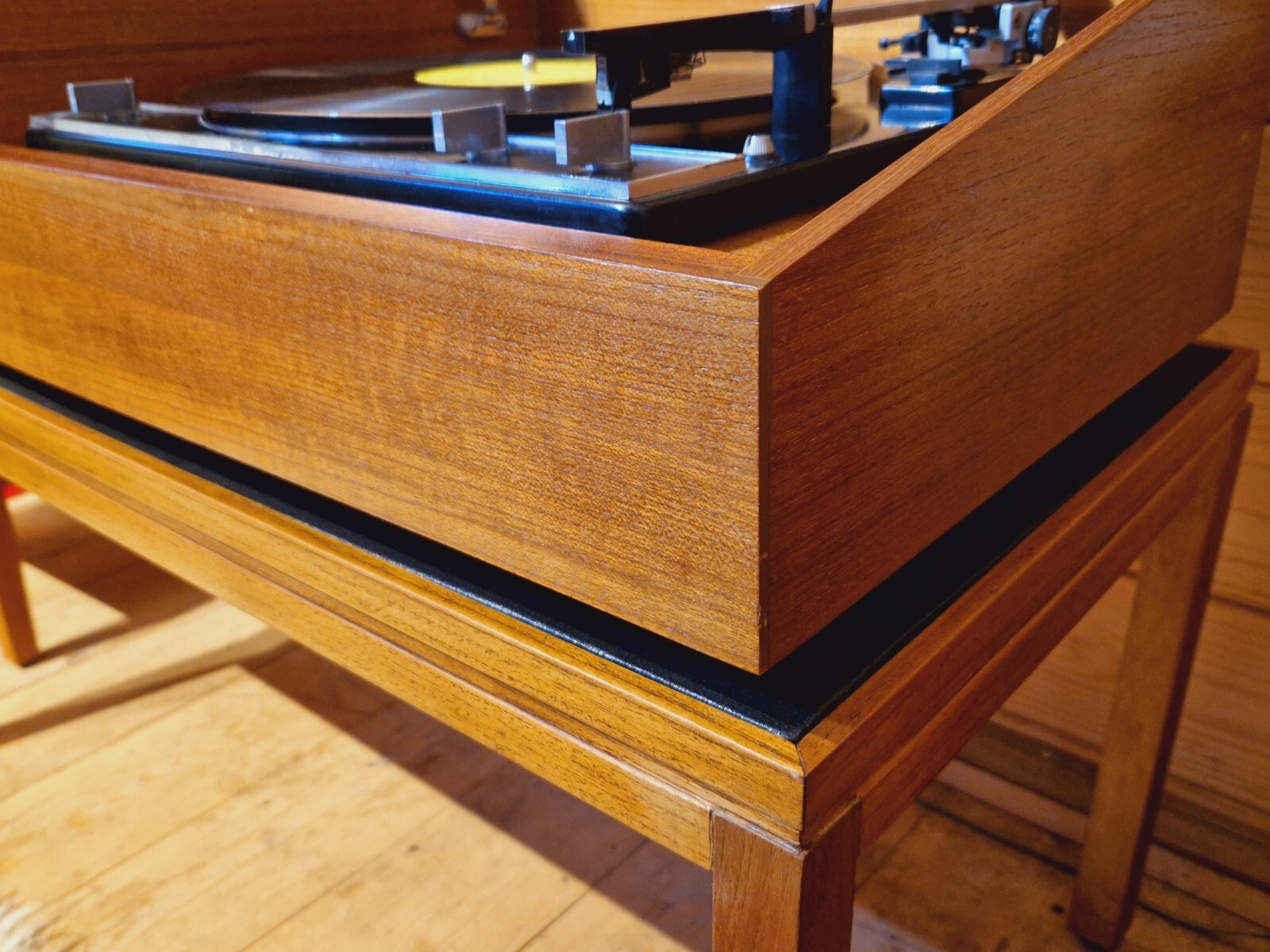 Timewarp vintage Hacker GAR1000 Radiogram Record Player + Teak Stands ...