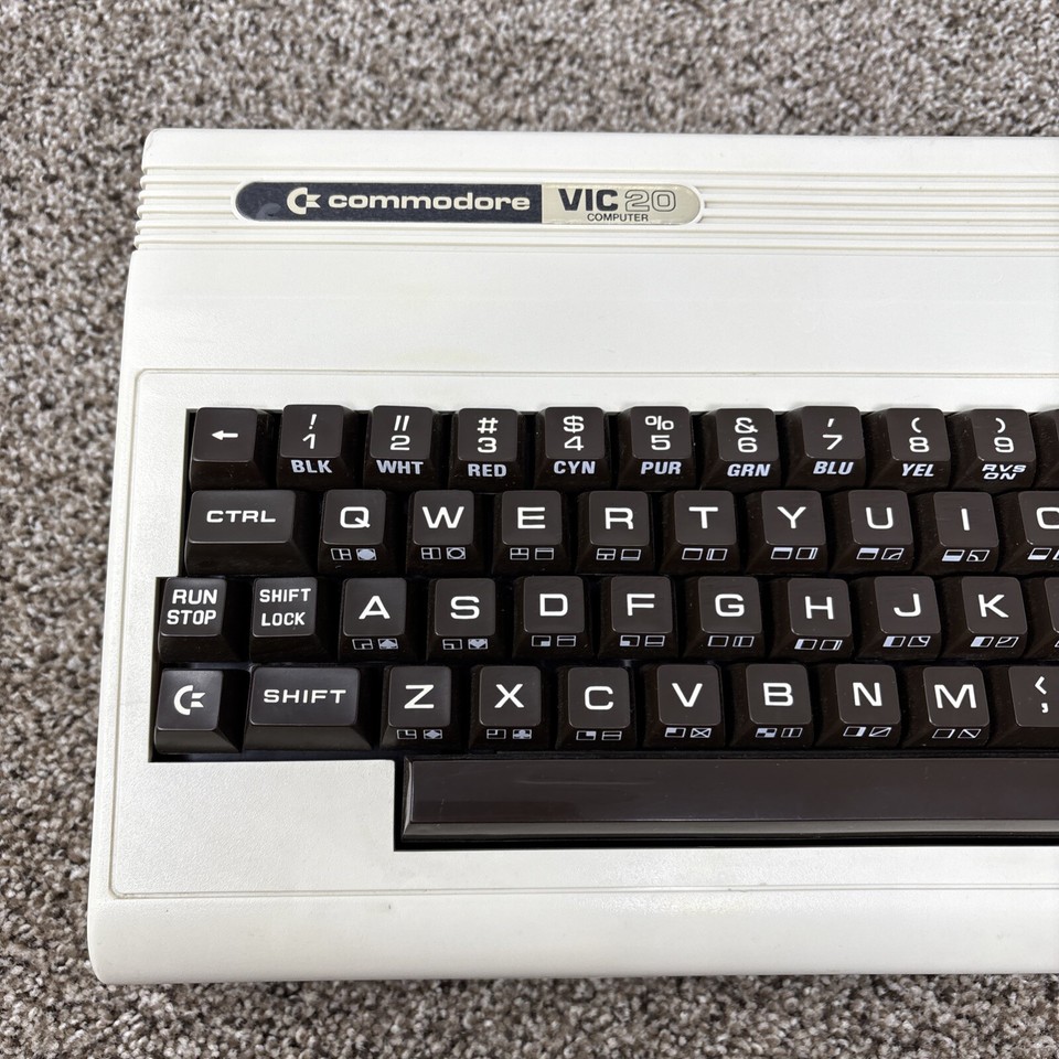 Commodore Vic-20 Computer - w/ PET Keys - Works Great No Cables | eBay