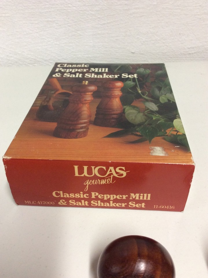 NEW Vintage Lucas Gourmet Classic Pepper Mill Salt Shaker Set Wooden 11 ...