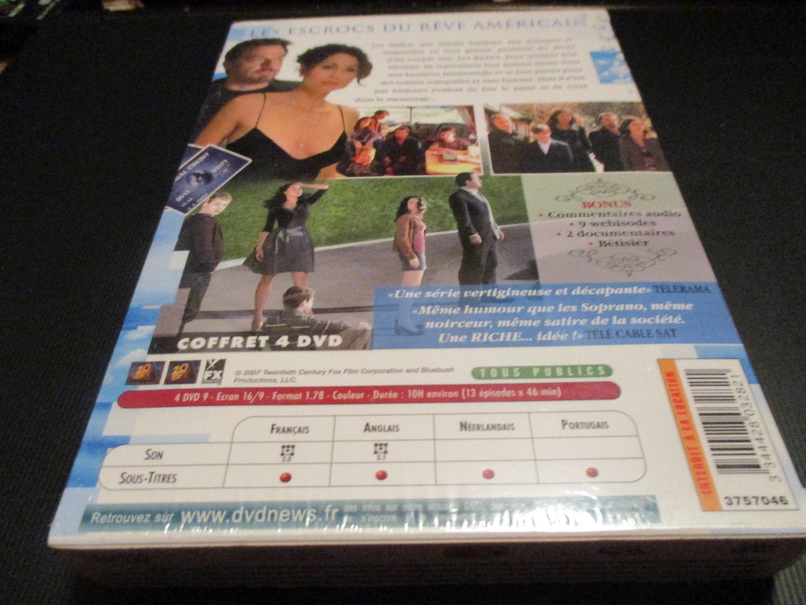COFFRET 4 DVD NEUF "THE RICHES - SAISON 1" | eBay