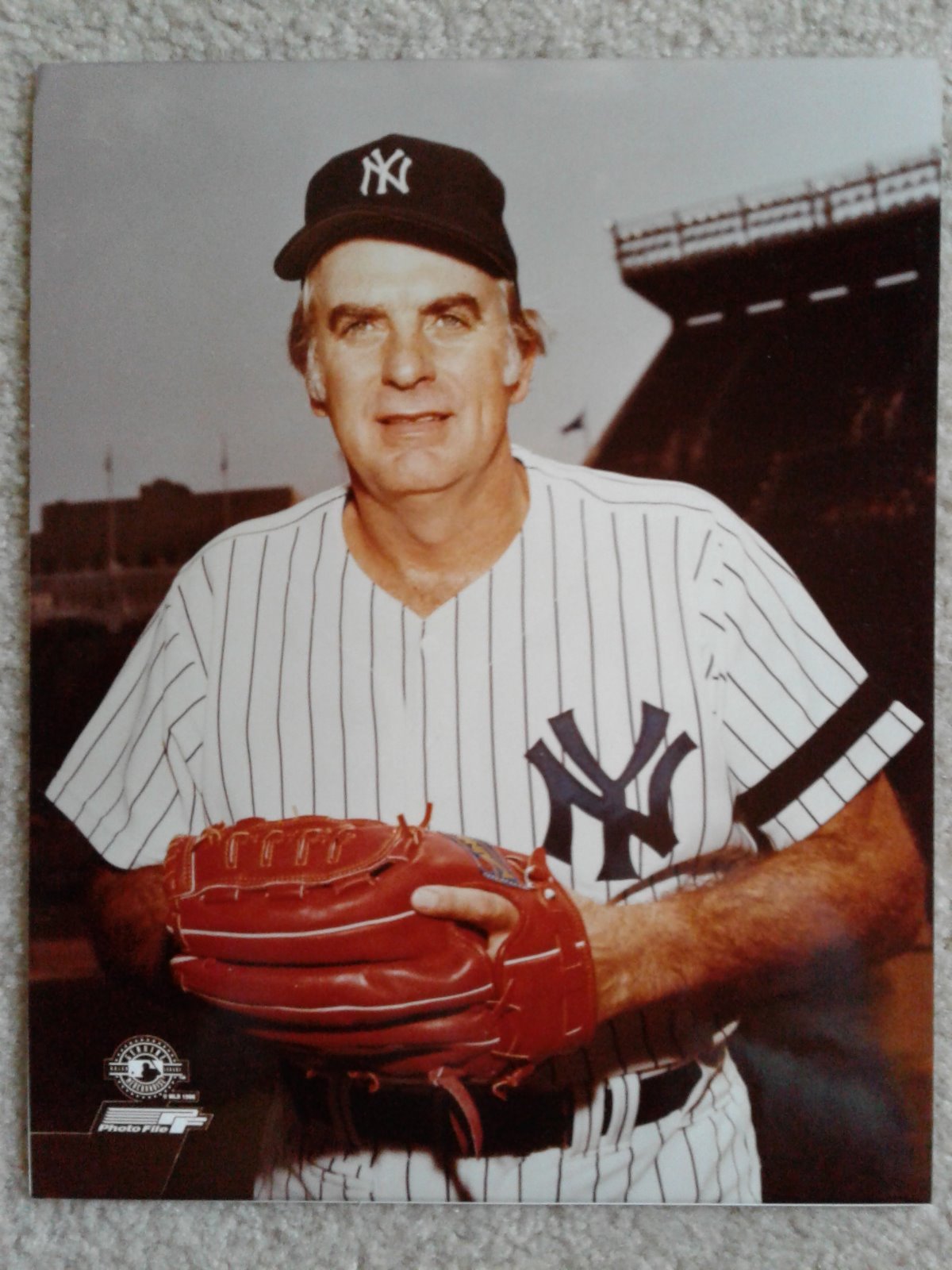 New York Yankees HOF pitcher Gaylord Perry unsigned 8x10 MLB licensed ...