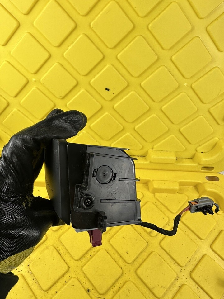 2017-2024 Volvo USB Port /12V outlet Module 31415549 w/Cover fits V90 ...