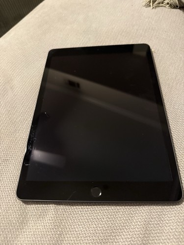 Apple iPad 7th Gen - 128GB - WiFi+Cellular - Good | eBay