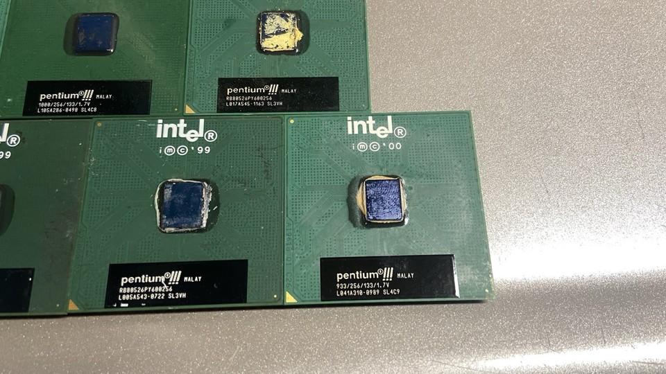 Lot of 7 Intel Pentium III CPU Socket 370 600 650 733 933 1000 SL3VH ...