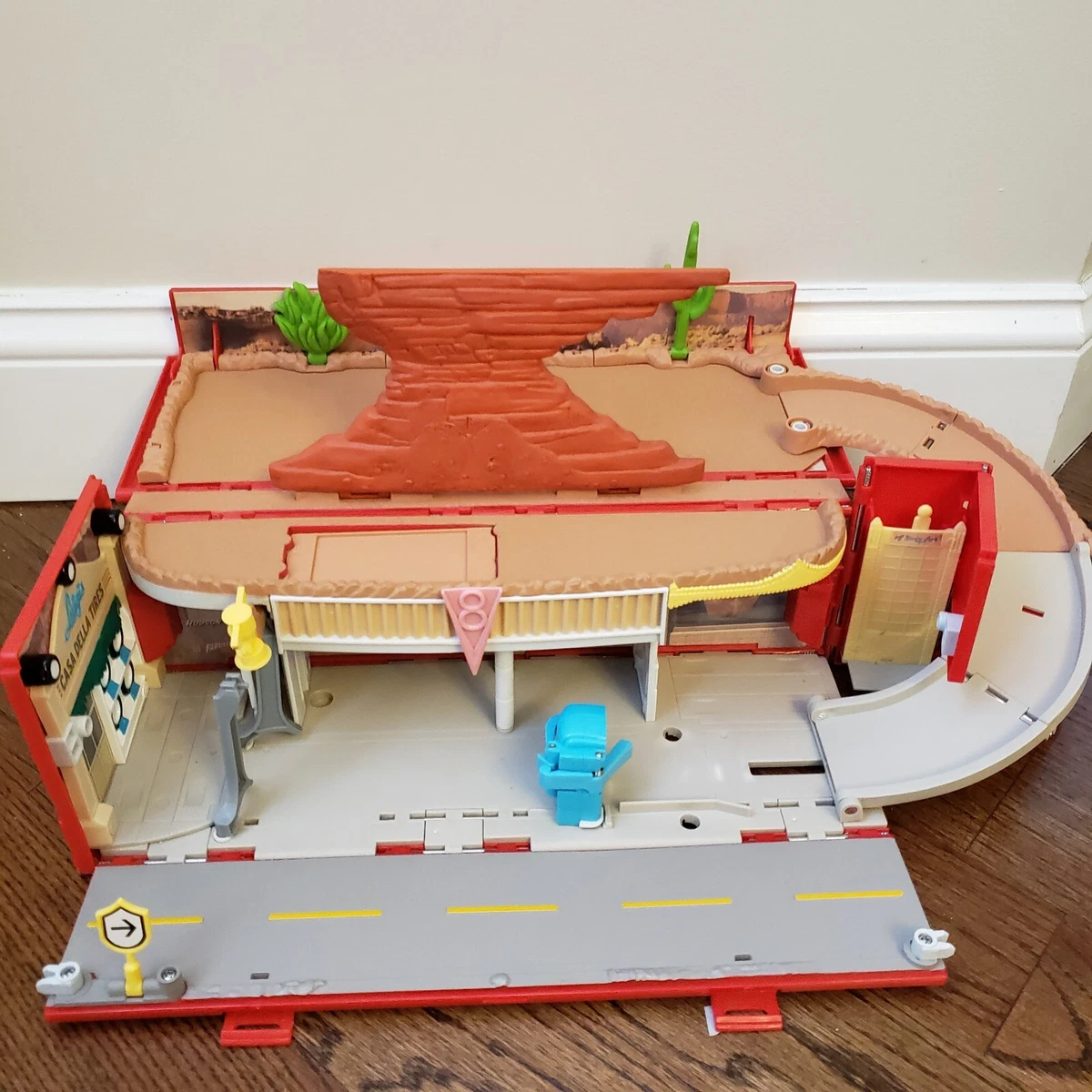 Disney Cars Radiator Springs Playset