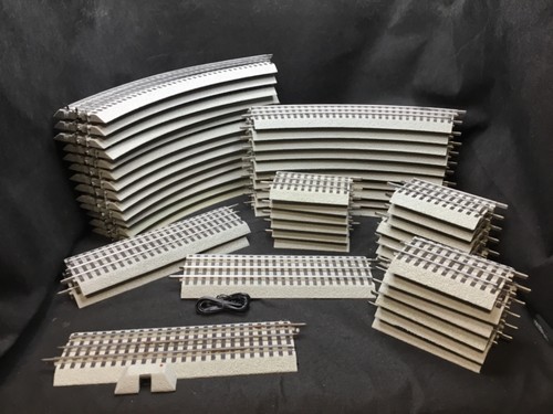 Large Lot of Lionel Fast Track Model Train Tracks O Gauge (Curve O-48 ...