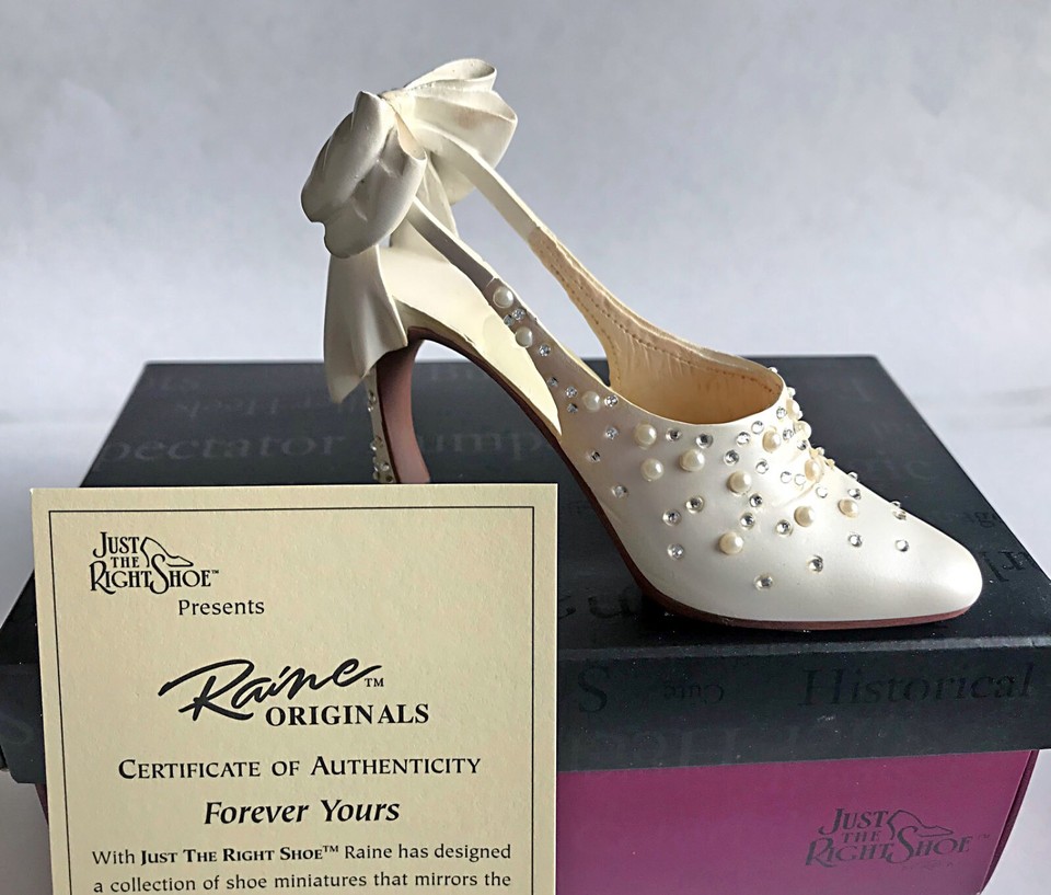 "Just the Right Shoe" by Raine / collection of 90+ shoes "Raine ...