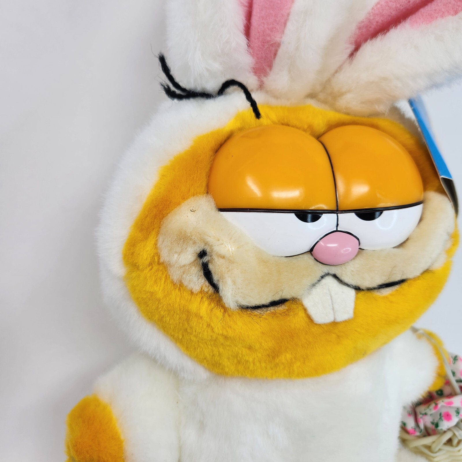 VINTAGE DAKIN GARFIELD EASTER BASKET BUNNY RABBIT STUFFED ANIMAL PLUSH ...