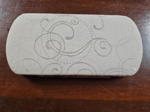 Thirty One 31 Padded Wallet Hard Case Clutch Snap Tan Swirls Never used ...