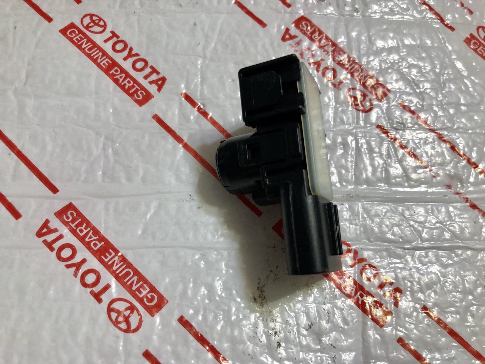 *NEW LEXUS GS350 GS450H CT200H FRONT BUMPER SENSOR ULTRASONIC BLACK ...