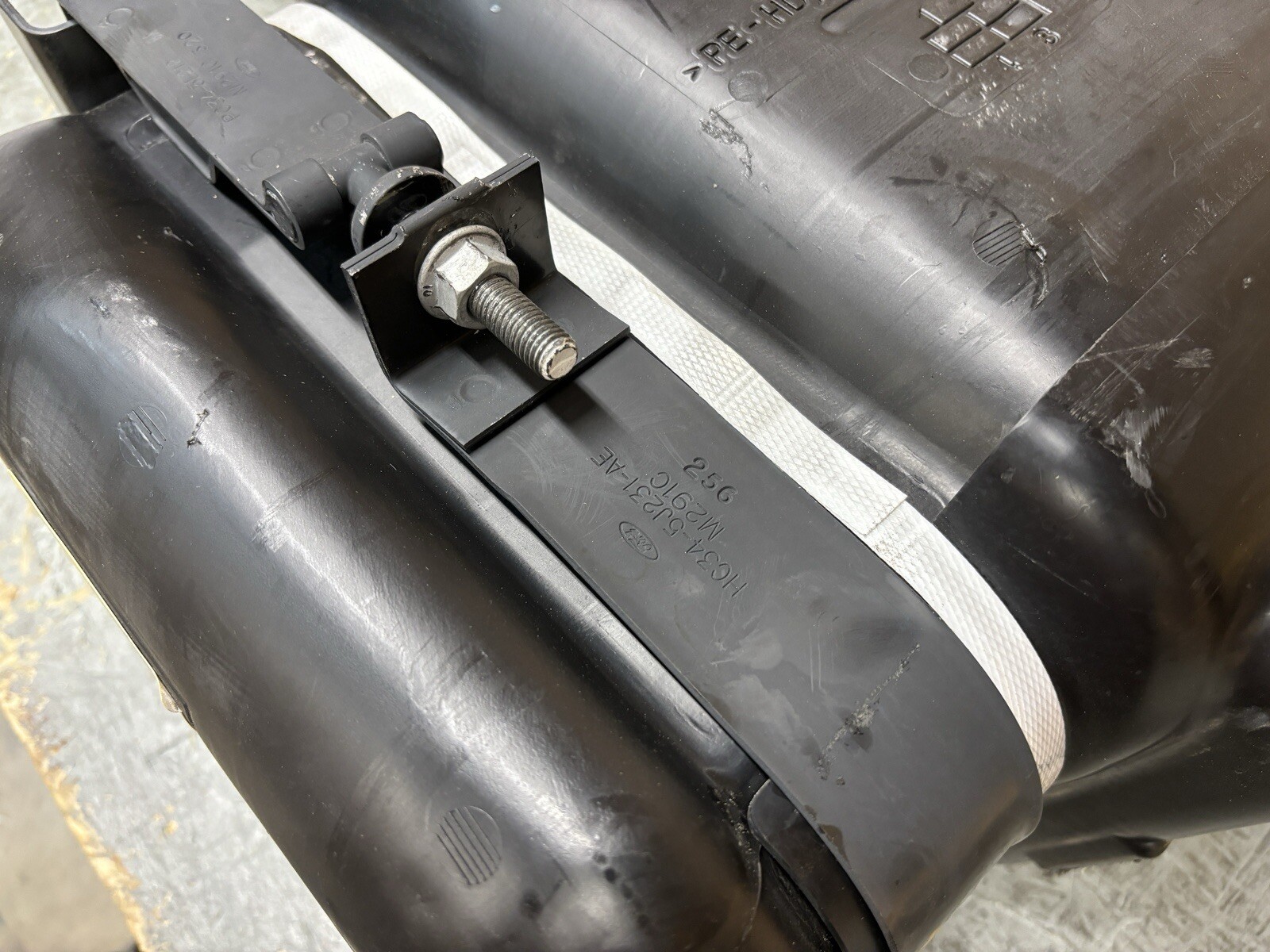 OEM FORD F250 F350 F450 F550 18-22 6.7L DIESEL EXHAUST Fluid Def Tank ...