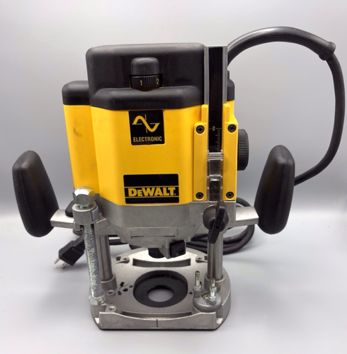 Dewalt DW625 Corded Electronic Plunge Cut Router *Pre Owned* FREE ...